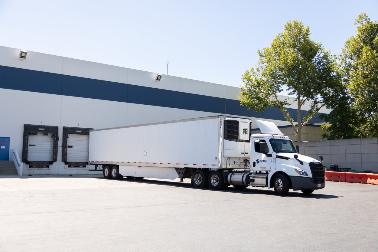 Pet Food Logistics | Weber Logistics